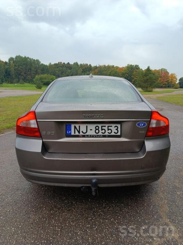 Brown Volvo S80 2006 in Tukums, with an engine capacity of 3.20 L and mileage of 350 thousand km for 2900 €, photo 6 on AUTOMOTO.COM.LV