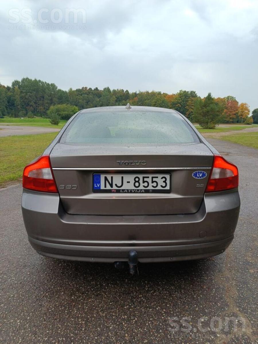 Brown Volvo S80 2006 in Tukums, with an engine capacity of 3.20 L and mileage of 350 thousand km for 2900 €, photo 6 on AUTOMOTO.COM.LV