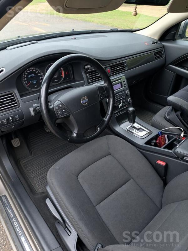 Brown Volvo S80 2006 in Tukums, with an engine capacity of 3.20 L and mileage of 350 thousand km for 2900 €, photo 8 on AUTOMOTO.COM.LV