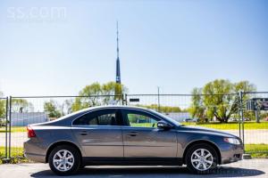 Brown Volvo S80 2007 in Riga, with an engine capacity of 2.40 L and mileage of 334 thousand km for 2300 €, photo 5 on AUTOMOTO.COM.LV