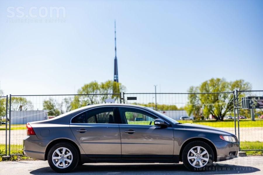 Brown Volvo S80 2007 in Riga, with an engine capacity of 2.40 L and mileage of 334 thousand km for 2300 €, photo 5 on AUTOMOTO.COM.LV
