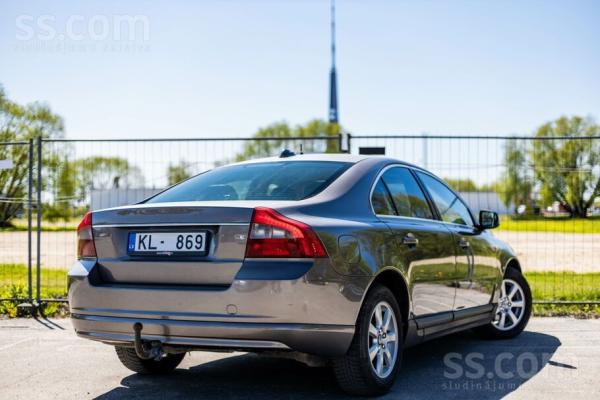 Brown Volvo S80 2007 in Riga, with an engine capacity of 2.40 L and mileage of 334 thousand km for 4690 €, photo 6 on AUTOMOTO.COM.LV