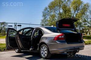 Brown Volvo S80 2007 in Riga, with an engine capacity of 2.40 L and mileage of 334 thousand km for 2300 €, photo 9 on AUTOMOTO.COM.LV