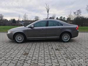 Brown Volvo S80 2007 in Riga, with an engine capacity of 2.40 L and mileage of 370 thousand km for 3980 €, photo 8 on AUTOMOTO.COM.LV