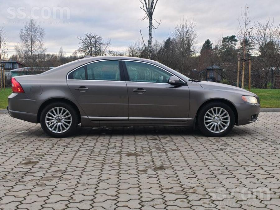 Brown Volvo S80 2007 in Riga, with an engine capacity of 2.40 L and mileage of 370 thousand km for 3980 €, photo 12 on AUTOMOTO.COM.LV