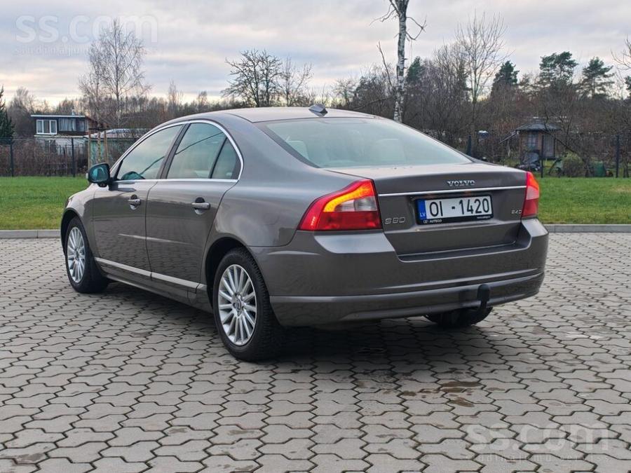 Brown Volvo S80 2007 in Riga, with an engine capacity of 2.40 L and mileage of 370 thousand km for 3980 €, photo 13 on AUTOMOTO.COM.LV