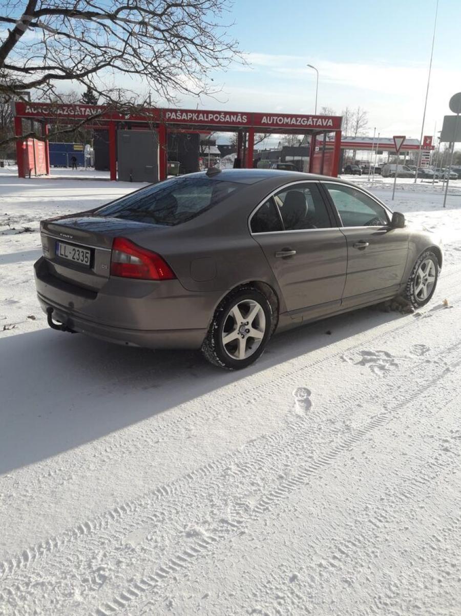 Brown Volvo S80 2007 in Riga, with an engine capacity of 2.40 L and mileage of 467 thousand km for 2500 €, photo 3 on AUTOMOTO.COM.LV