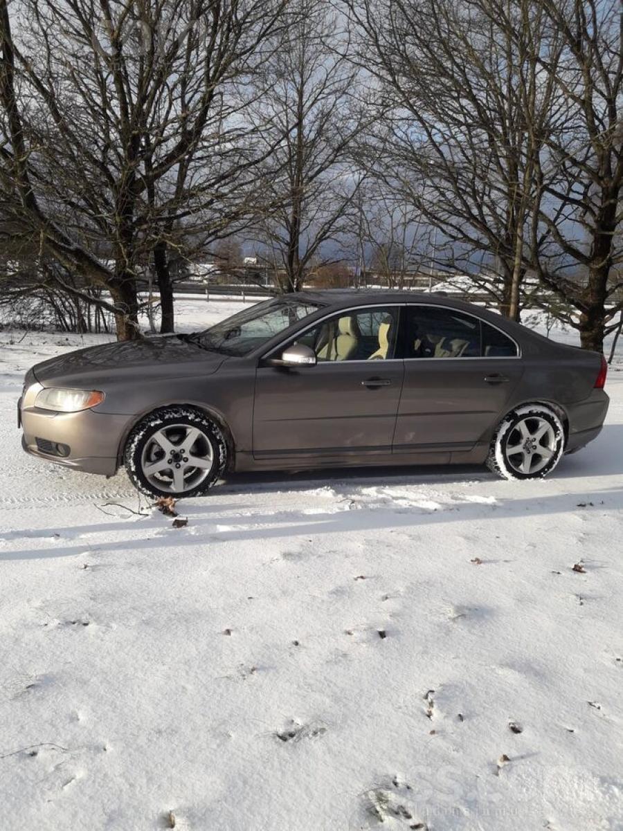 Brown Volvo S80 2007 in Riga, with an engine capacity of 2.40 L and mileage of 467 thousand km for 2500 €, photo 4 on AUTOMOTO.COM.LV