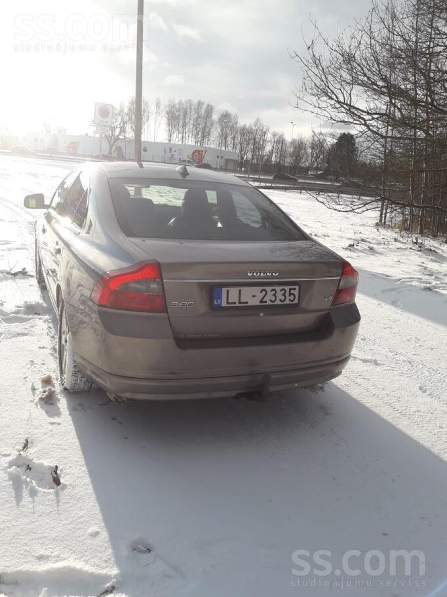 Brown Volvo S80 2007 in Riga, with an engine capacity of 2.40 L and mileage of 467 thousand km for 2500 €, photo 6 on AUTOMOTO.COM.LV