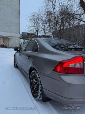 Brūns Volvo S80 2007 Tallina, ar dzinēja tilpumu 2.40 L un nobraukumu 379 tūkst. km par 3650 €, foto 9 vietnē AUTOMOTO.COM.LV