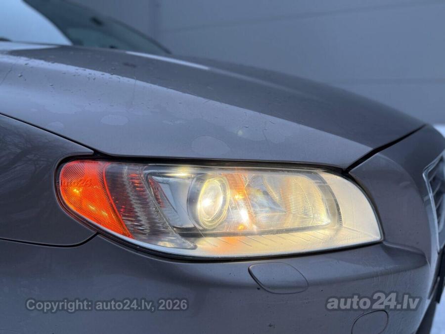 Brūns Volvo S80 2007 Tallina, ar dzinēja tilpumu 2.40 L un nobraukumu 379 tūkst. km par 3650 €, foto 10 vietnē AUTOMOTO.COM.LV