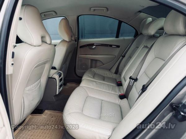 Brown Volvo S80 2007 in Tallinn, with an engine capacity of 2.40 L and mileage of 381 thousand km for 4290 €, photo 8 on AUTOMOTO.COM.LV