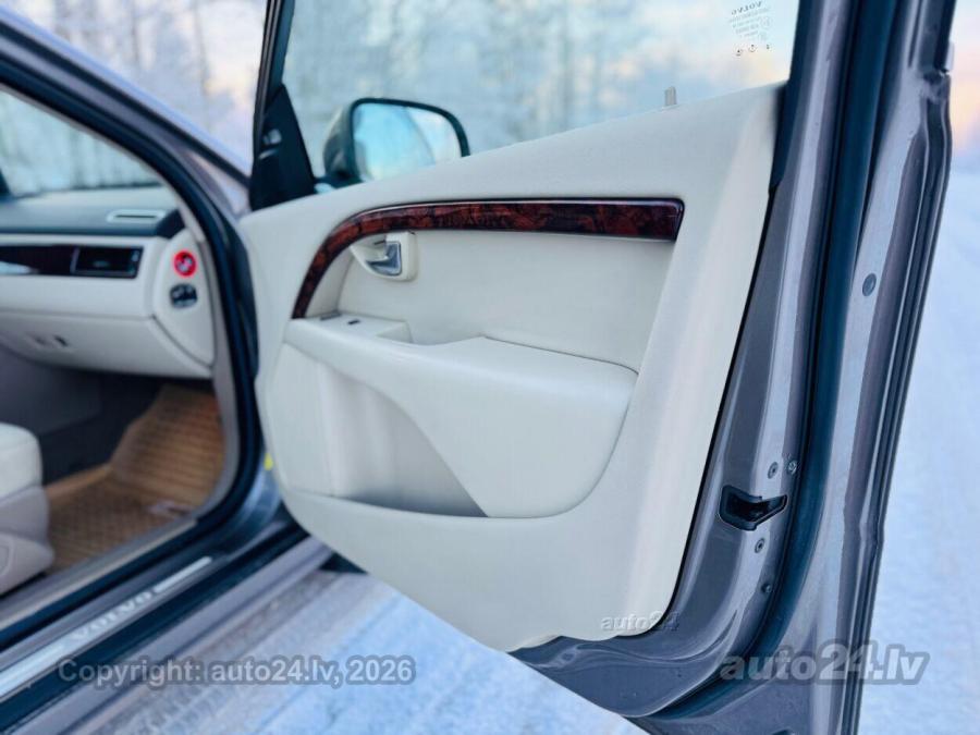 Brūns Volvo S80 2007 Tallina, ar dzinēja tilpumu 2.40 L un nobraukumu 381 tūkst. km par 4099 €, foto 17 vietnē AUTOMOTO.COM.LV