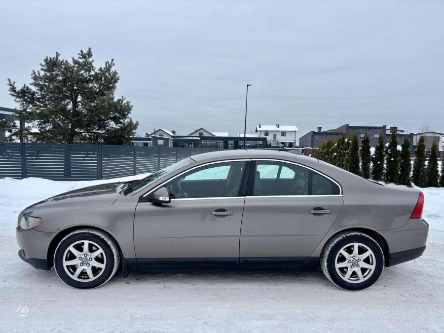 Brūns Volvo S80 2007 Viļņa, ar dzinēja tilpumu 2.40 L un nobraukumu 330 tūkst. km par 3300 €, foto 6 vietnē AUTOMOTO.COM.LV