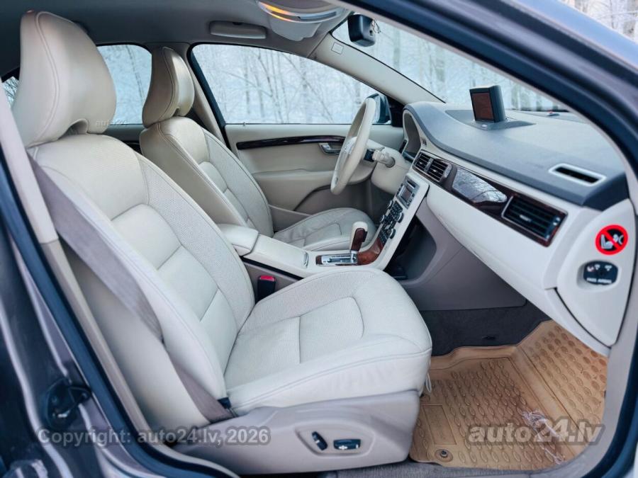 Brūns Volvo S80 2007 Tallina, ar dzinēja tilpumu 2.40 L un nobraukumu 381 tūkst. km par 3550 €, foto 8 vietnē AUTOMOTO.COM.LV