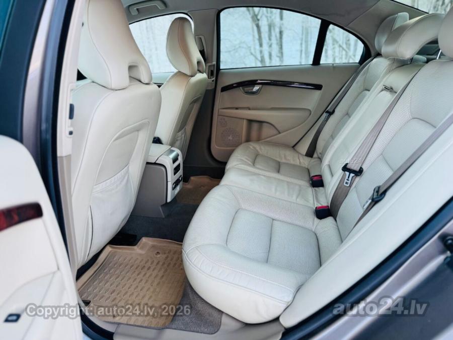 Brūns Volvo S80 2007 Tallina, ar dzinēja tilpumu 2.40 L un nobraukumu 381 tūkst. km par 3550 €, foto 11 vietnē AUTOMOTO.COM.LV