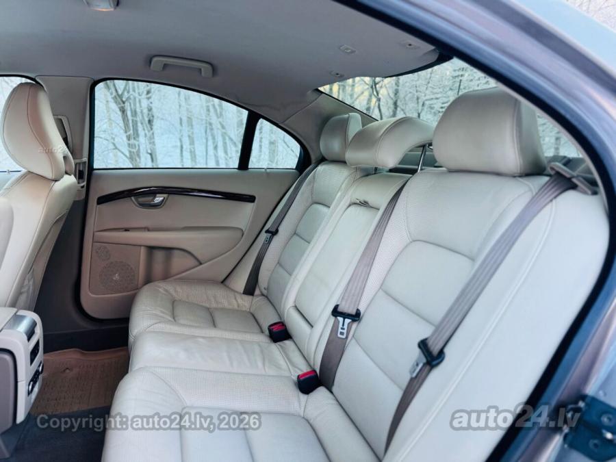 Brūns Volvo S80 2007 Tallina, ar dzinēja tilpumu 2.40 L un nobraukumu 381 tūkst. km par 3550 €, foto 12 vietnē AUTOMOTO.COM.LV