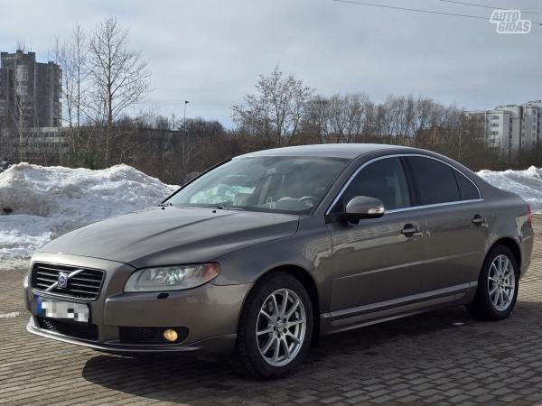 Brūns Volvo S80 2007 Viļņa, ar dzinēja tilpumu 2.40 L un nobraukumu 488 tūkst. km par 2350 €, foto 2 vietnē AUTOMOTO.COM.LV