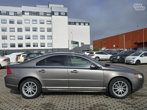 Brūns Volvo S80 2007 Viļņa, ar dzinēja tilpumu 2.40 L un nobraukumu 488 tūkst. km par 2350 €, foto 3 vietnē AUTOMOTO.COM.LV