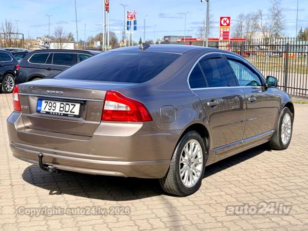 Brown Volvo S80 2007 in Tartu, with an engine capacity of 2.40 L and mileage of 288 thousand km for 4690 €, photo 4 on AUTOMOTO.COM.LV