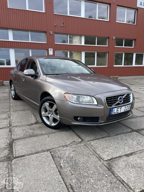 Brūns Volvo S80 2007 Alīta, ar dzinēja tilpumu 2.40 L un nobraukumu 350 tūkst. km par 3200 €, foto 1 vietnē AUTOMOTO.COM.LV
