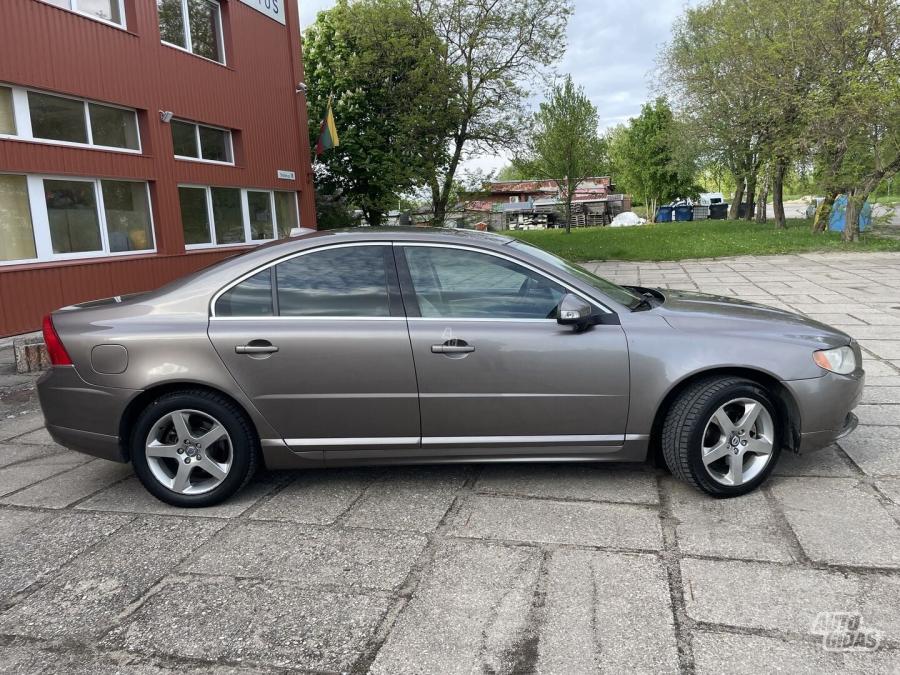Brown Volvo S80 2007 in Alytus, with an engine capacity of 2.40 L and mileage of 350 thousand km for 3200 €, photo 7 on AUTOMOTO.COM.LV