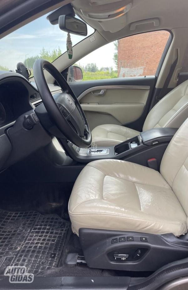 Brūns Volvo S80 2007 Alīta, ar dzinēja tilpumu 2.40 L un nobraukumu 350 tūkst. km par 3200 €, foto 8 vietnē AUTOMOTO.COM.LV