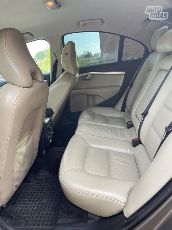 Brūns Volvo S80 2007 Alīta, ar dzinēja tilpumu 2.40 L un nobraukumu 350 tūkst. km par 3200 €, foto 9 vietnē AUTOMOTO.COM.LV