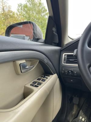 Brown Volvo S80 2007 in Alytus, with an engine capacity of 2.40 L and mileage of 350 thousand km for 3200 €, photo 13 on AUTOMOTO.COM.LV