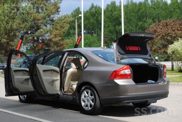 Brūns Volvo S80 2007 Rīga, ar dzinēja tilpumu 2.40 L un nobraukumu 275 tūkst. km par 3390 €, foto 8 vietnē AUTOMOTO.COM.LV