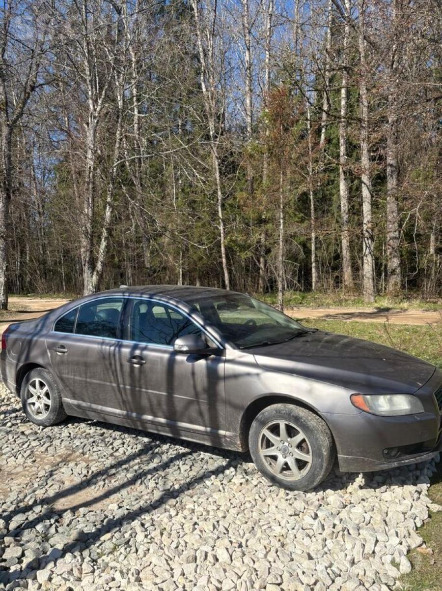 Brown Volvo S80 2007 in Gulbene, with an engine capacity of 2.40 L and mileage of 342 thousand km for 2100 €, photo 3 on AUTOMOTO.COM.LV