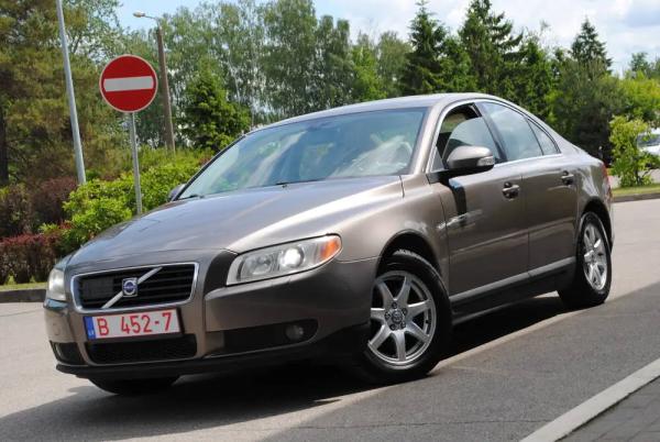 Brūns Volvo S80 2007 Rīga, ar dzinēja tilpumu 2.40 L un nobraukumu 275 tūkst. km par 3390 €, foto 1 vietnē AUTOMOTO.COM.LV