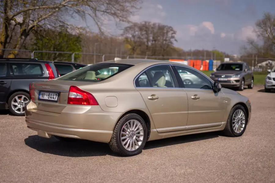 Brūns Volvo S80 2007 Liepāja, ar dzinēja tilpumu 2.40 L un nobraukumu 0 tūkst. km par 4250 €, foto 5 vietnē AUTOMOTO.COM.LV