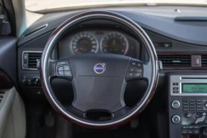 Brūns Volvo S80 2007 Liepāja, ar dzinēja tilpumu 2.40 L un nobraukumu 0 tūkst. km par 4250 €, foto 14 vietnē AUTOMOTO.COM.LV