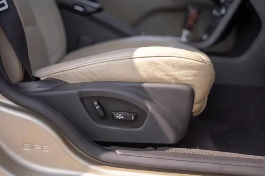 Brūns Volvo S80 2007 Liepāja, ar dzinēja tilpumu 2.40 L un nobraukumu 0 tūkst. km par 4250 €, foto 25 vietnē AUTOMOTO.COM.LV