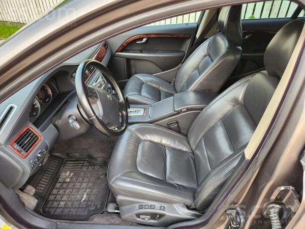 Brown Volvo S80 2007 in Madona, with an engine capacity of 2.50 L and mileage of 279 thousand km for 2808 €, photo 3 on AUTOMOTO.COM.LV