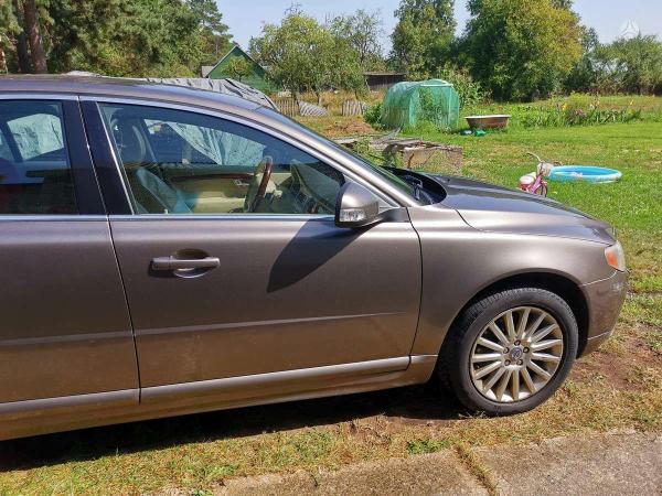 Brown Volvo S80 2007 in Kazlu Ruda, with an engine capacity of 3.19 L and mileage of 394 thousand km for 3000 €, photo 7 on AUTOMOTO.COM.LV