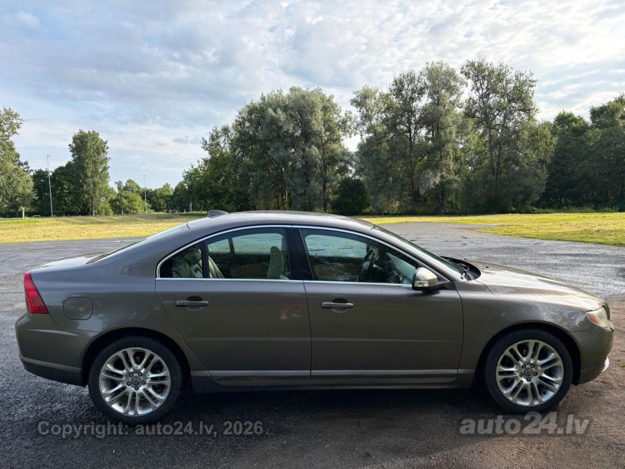 Brūns Volvo S80 2007 Paide, ar dzinēja tilpumu 2.40 L un nobraukumu 302 tūkst. km par 4700 €, foto 5 vietnē AUTOMOTO.COM.LV