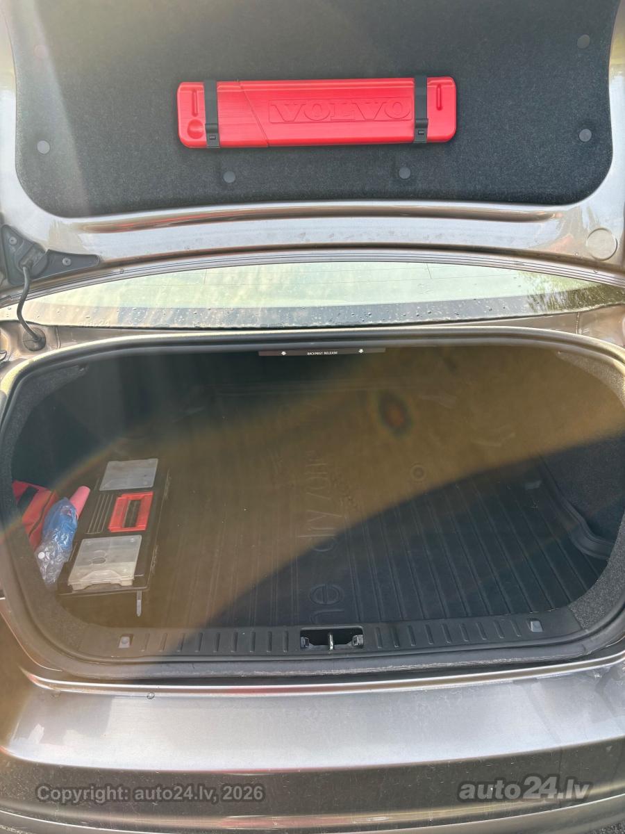 Brūns Volvo S80 2007 Paide, ar dzinēja tilpumu 2.40 L un nobraukumu 302 tūkst. km par 4700 €, foto 7 vietnē AUTOMOTO.COM.LV
