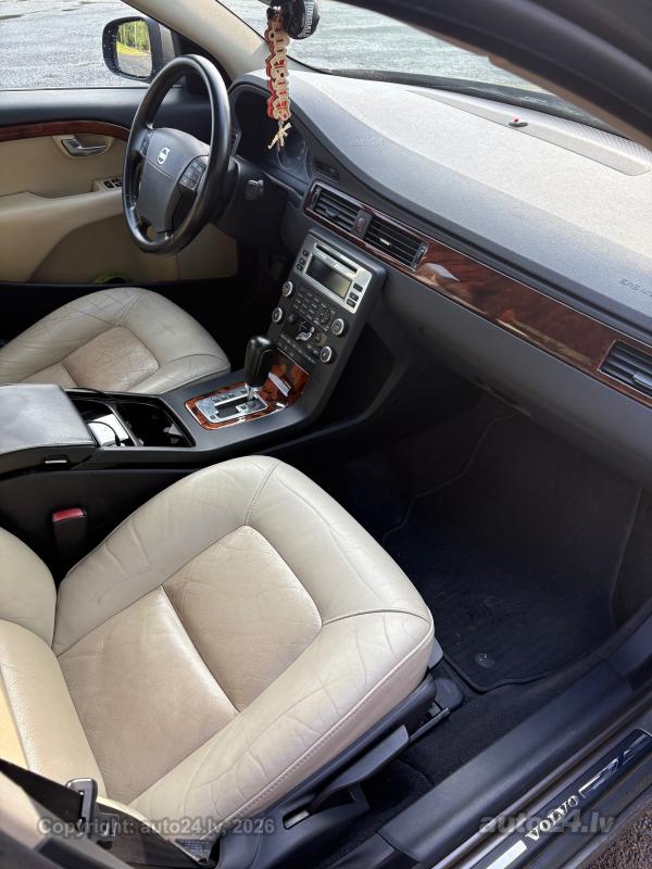 Brown Volvo S80 2007 in Paide, with an engine capacity of 2.40 L and mileage of 302 thousand km for 4700 €, photo 8 on AUTOMOTO.COM.LV