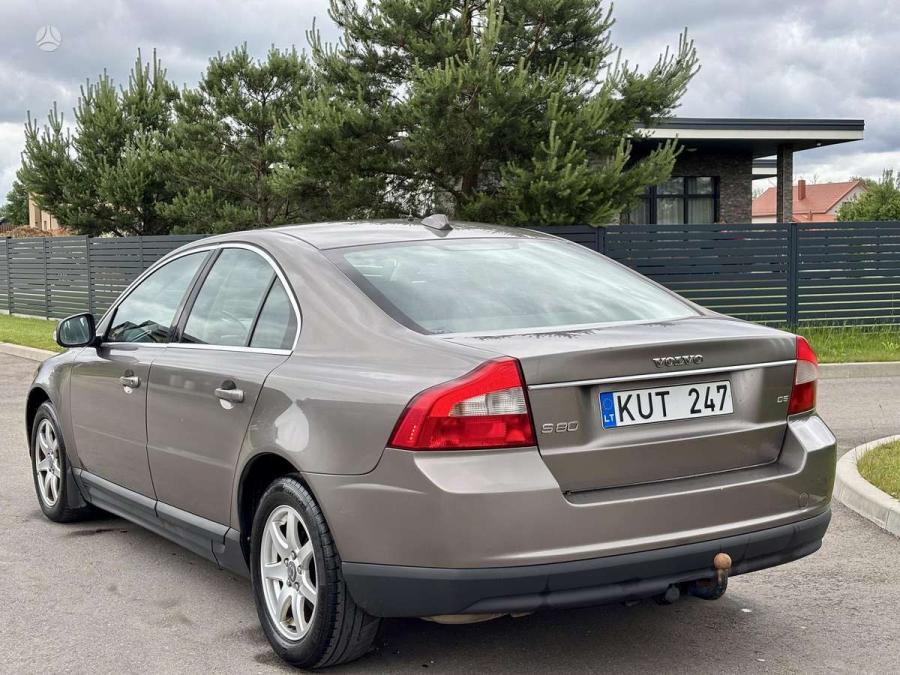 Brūns Volvo S80 2007 Viļņa, ar dzinēja tilpumu 2.40 L un nobraukumu 330 tūkst. km par 3000 €, foto 4 vietnē AUTOMOTO.COM.LV