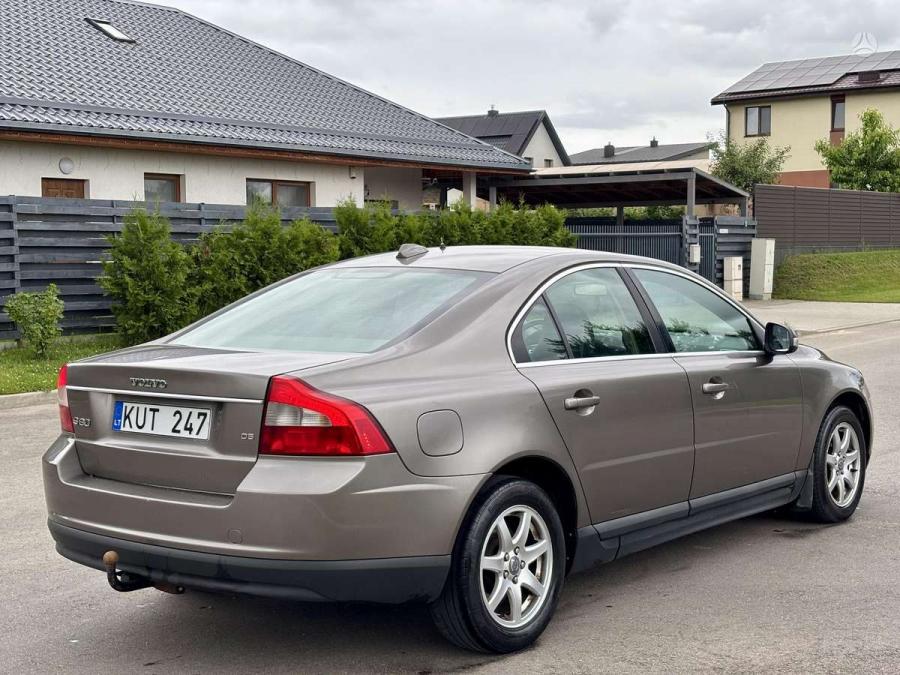 Brūns Volvo S80 2007 Viļņa, ar dzinēja tilpumu 2.40 L un nobraukumu 330 tūkst. km par 3000 €, foto 6 vietnē AUTOMOTO.COM.LV