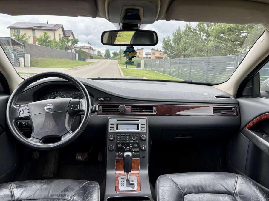 Brūns Volvo S80 2007 Viļņa, ar dzinēja tilpumu 2.40 L un nobraukumu 330 tūkst. km par 3000 €, foto 9 vietnē AUTOMOTO.COM.LV