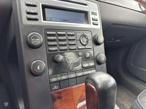 Brūns Volvo S80 2007 Viļņa, ar dzinēja tilpumu 2.40 L un nobraukumu 330 tūkst. km par 3000 €, foto 10 vietnē AUTOMOTO.COM.LV
