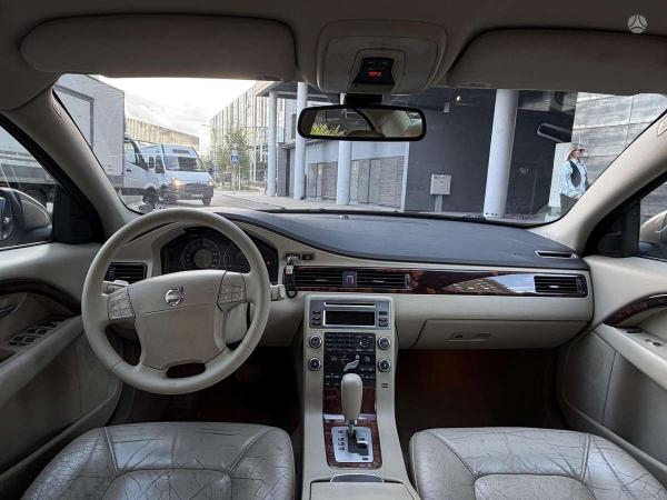 Brown Volvo S80 2007 in Vilnius, with an engine capacity of 2.40 L and mileage of 330 thousand km for 2700 €, photo 8 on AUTOMOTO.COM.LV