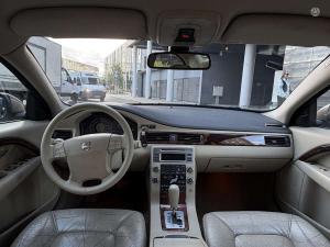 Brown Volvo S80 2007 in Vilnius, with an engine capacity of 2.40 L and mileage of 330 thousand km for 2700 €, photo 8 on AUTOMOTO.COM.LV