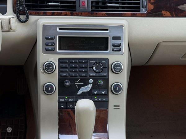 Brown Volvo S80 2007 in Vilnius, with an engine capacity of 2.40 L and mileage of 330 thousand km for 2700 €, photo 10 on AUTOMOTO.COM.LV