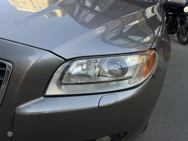 Brown Volvo S80 2007 in Vilnius, with an engine capacity of 2.40 L and mileage of 330 thousand km for 2700 €, photo 11 on AUTOMOTO.COM.LV