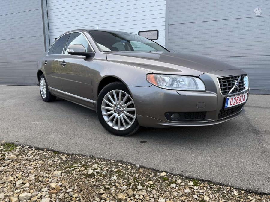 Brown Volvo S80 2007 in Vilnius, with an engine capacity of 2.40 L and mileage of 280 thousand km for 3800 €, photo 1 on AUTOMOTO.COM.LV