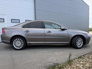 Brown Volvo S80 2007 in Vilnius, with an engine capacity of 2.40 L and mileage of 280 thousand km for 3800 €, photo 3 on AUTOMOTO.COM.LV